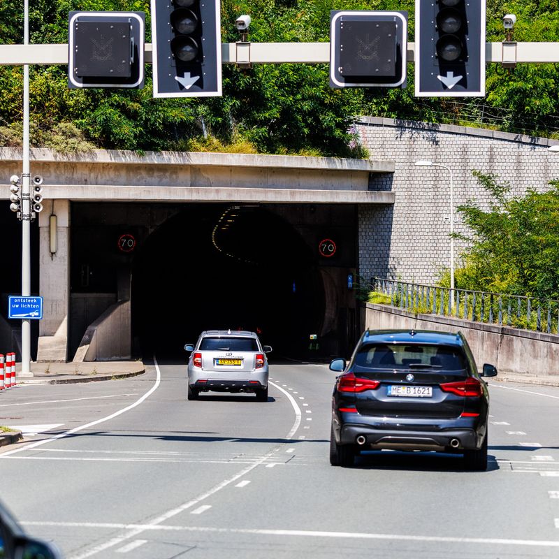Tunnel negen maanden dicht: 'Verbaas me nergens meer over' - Omroep West