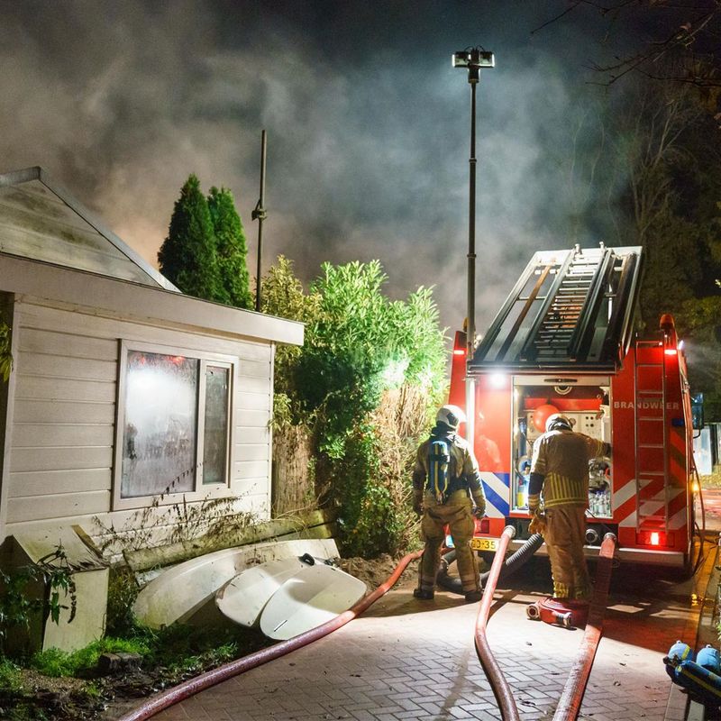 OM eist 5 jaar cel en tbs voor man die brand stichtte in chalet terwijl hij met ex binnen was ...