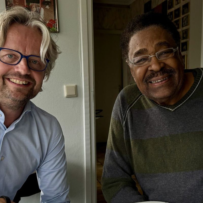 George MacCrae (80) viert vijftig jaar “Rock your baby” - L1