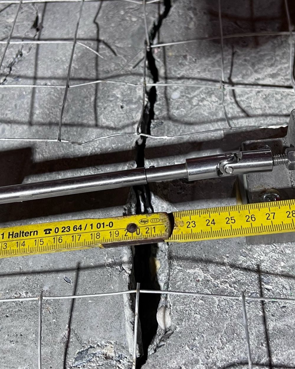 Scheur van 30 meter in Westerscheldetunnel, maar hij blijft voorlopig ...