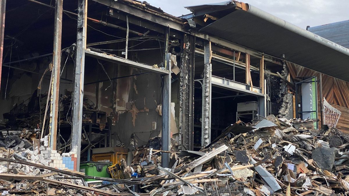 Issam rende winkel in om mensen te redden bij verwoestende brand: 'Vuur ...