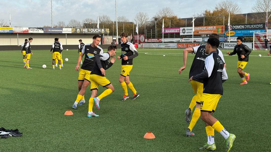 Lees terug: Hoek periodekampioen, Kloetinge verliest in Roosendaal ...