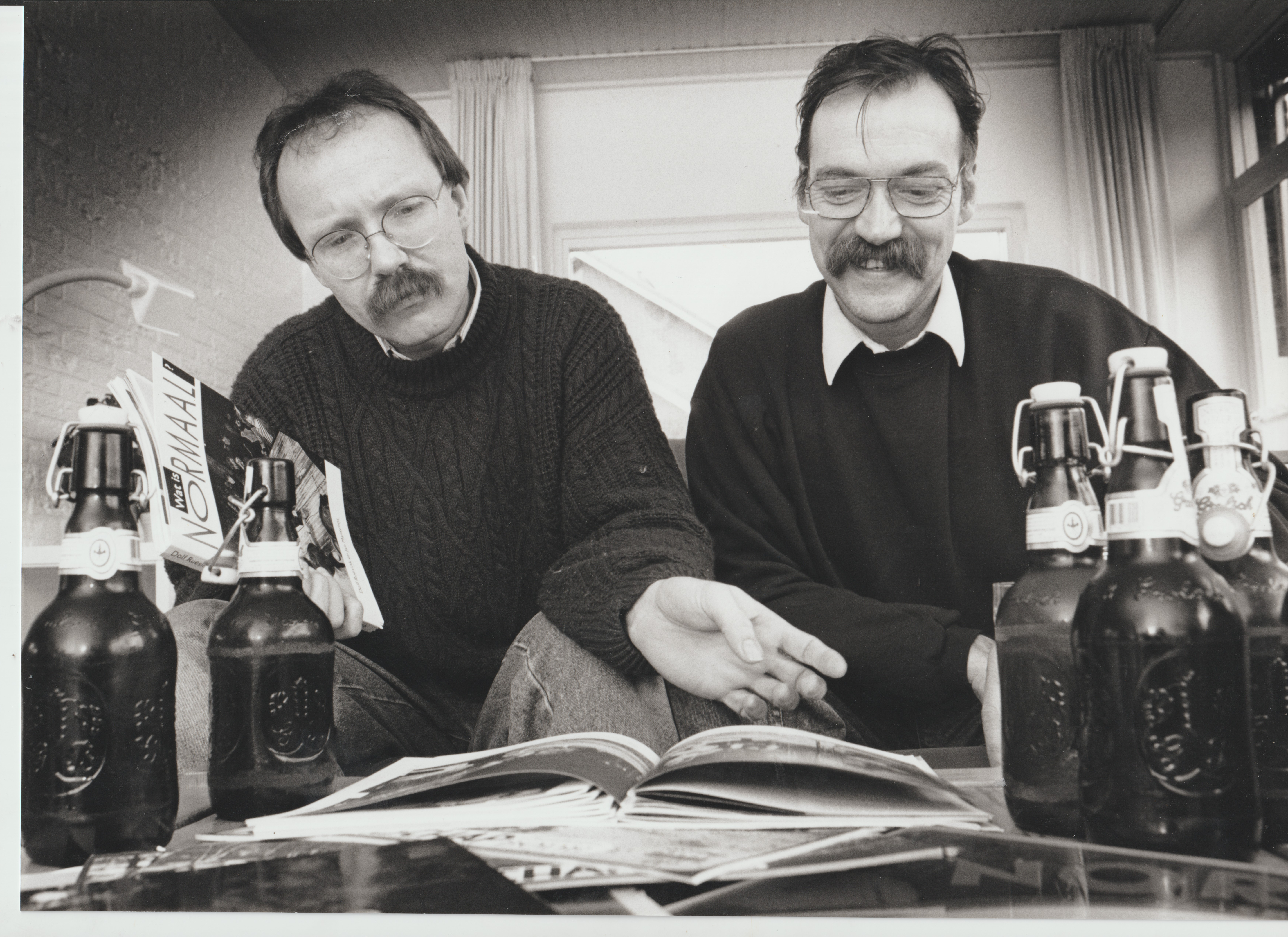 Boek in de maak over halve eeuw boerenrockfenomeen Normaal - Oost