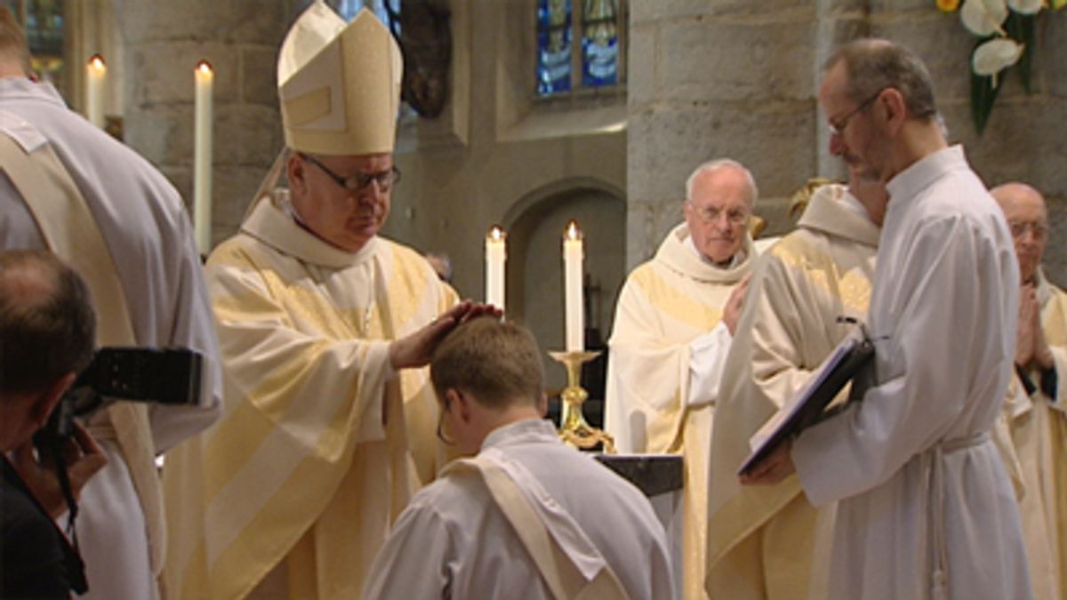 Priesterwijding in Sint-Christoffelkathedraal - L1