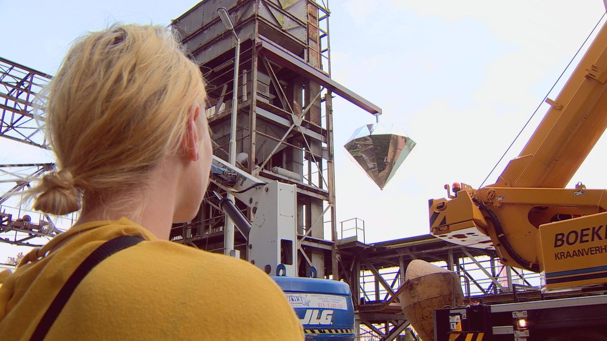 Kunstwerk BlingBling werpt licht op Rotterdam-Zuid - Rijnmond