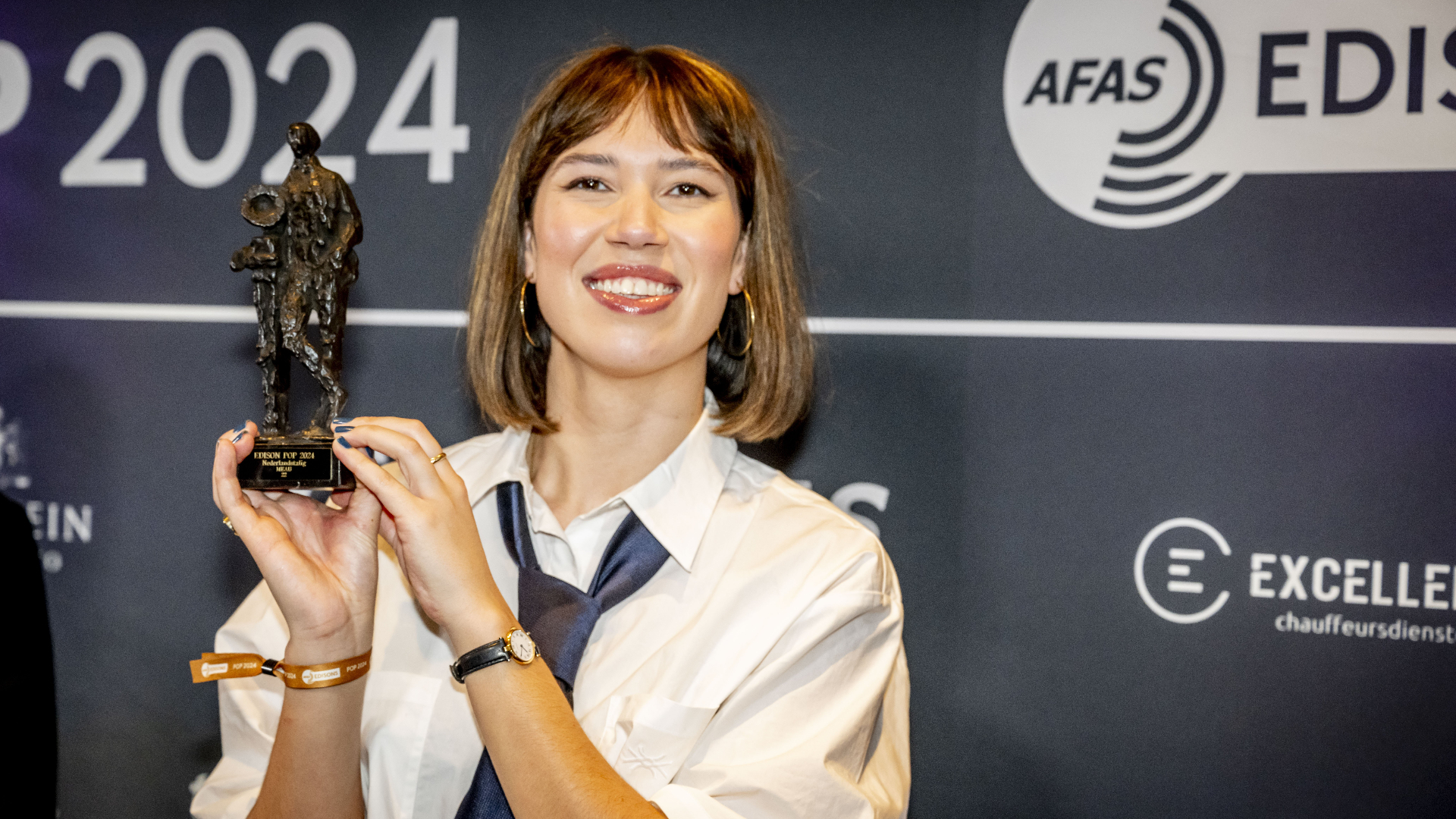 Zangeres MEAU wint Edison in categorie 'Nederlandstalig' - RTV Utrecht