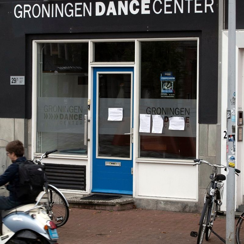 Khalid A. krijgt in hoger beroep 8 jaar cel voor misbruiken dansschoolleerlingen - RTV Noord