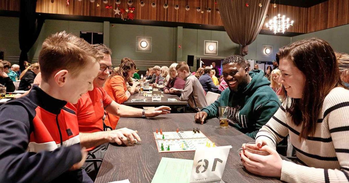 Sander doet mee aan NK Mens Erger Je Niet: 'De dobbelsteen is ...