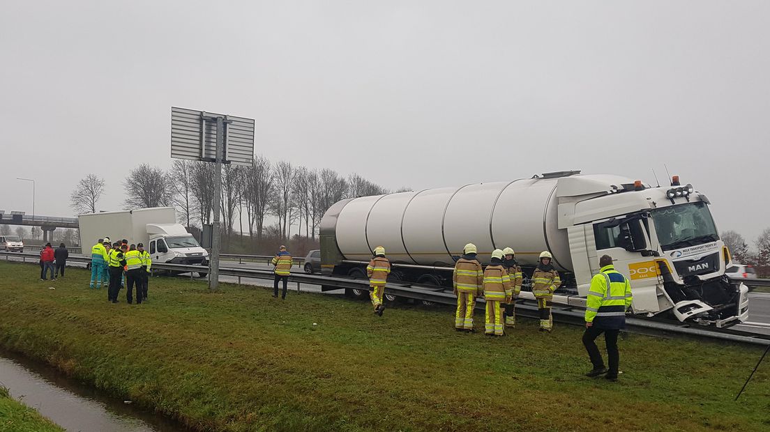Ongelukken op A28 bij Zuidwolde en Staphorst - RTV Drenthe