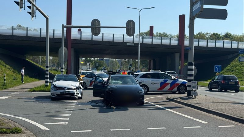 Gewonde en aanhouding bij botsing tussen twee auto's - L1 Nieuws