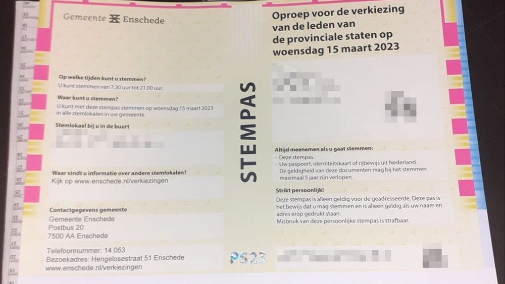 Stemmer woest: oude stempas in enveloppe voor de verkiezingen in ...