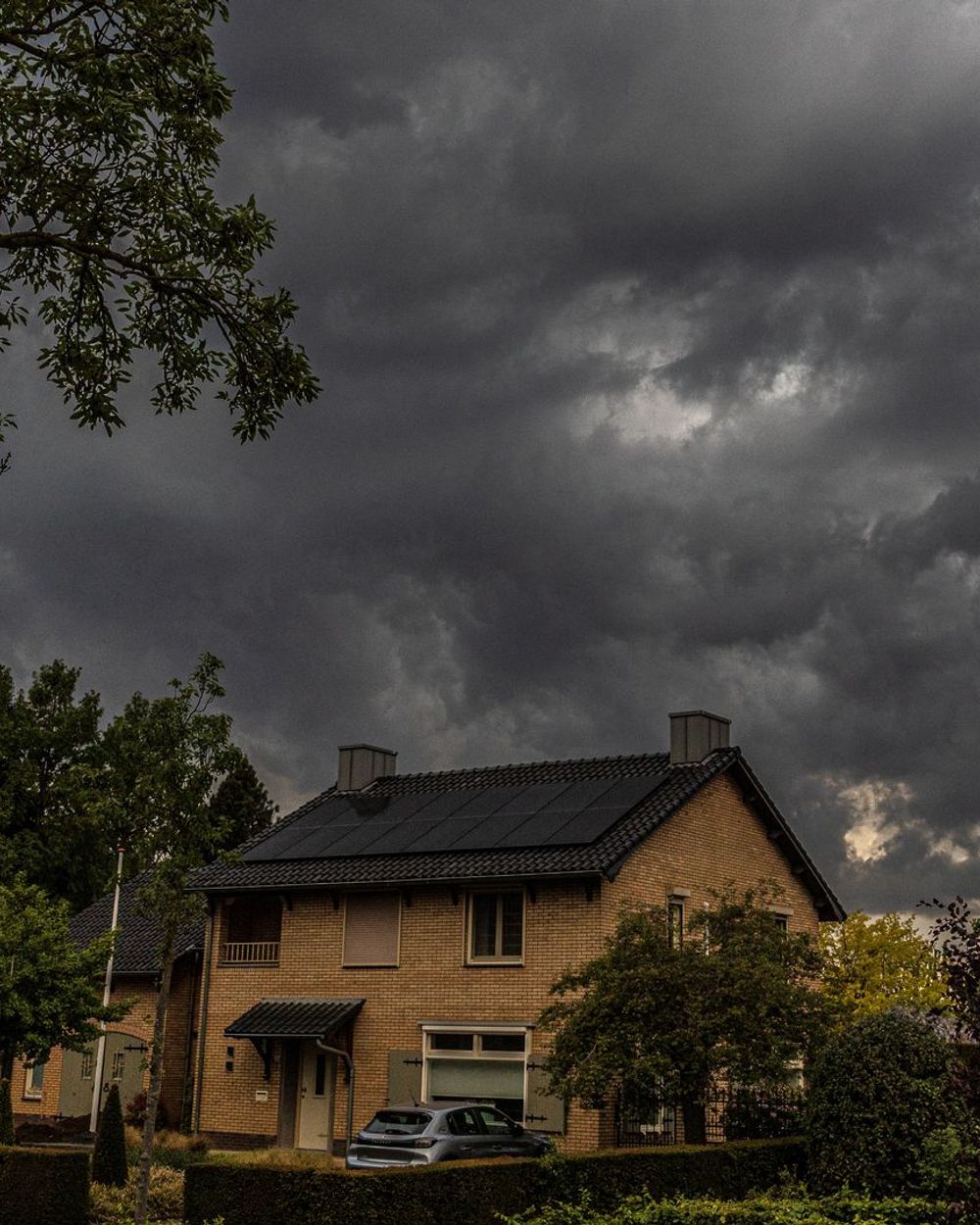 Waarschuwing voor onweer, hagel en windvlagen in Gelderland - Omroep ...