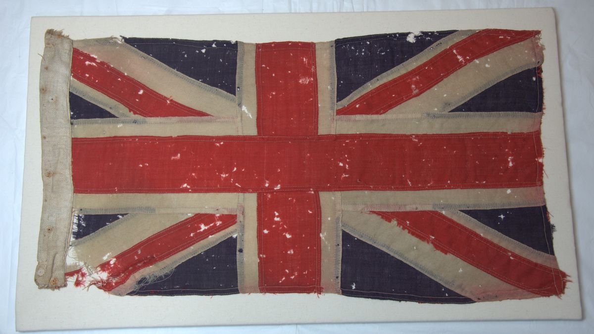 Dit gebeurde met Britse vlag van bevrijder nadat burgemeester Hengelo ...