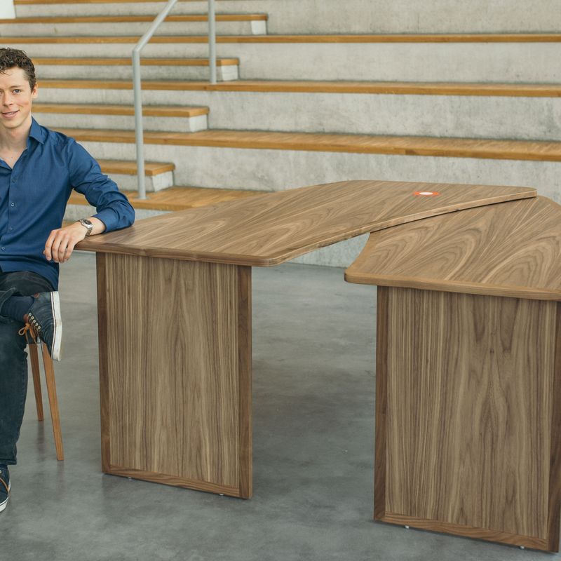 Rotterdamse student ontwerpt tafel voor NOS-talkshow over Tour de ...