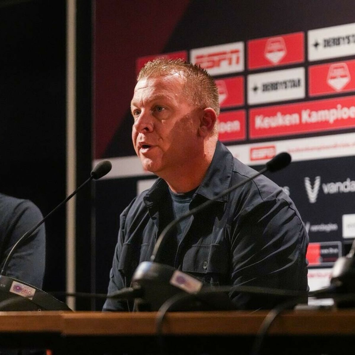 FC Emmen en technisch directeur Nico Haak per direct uit elkaar - RTV ...