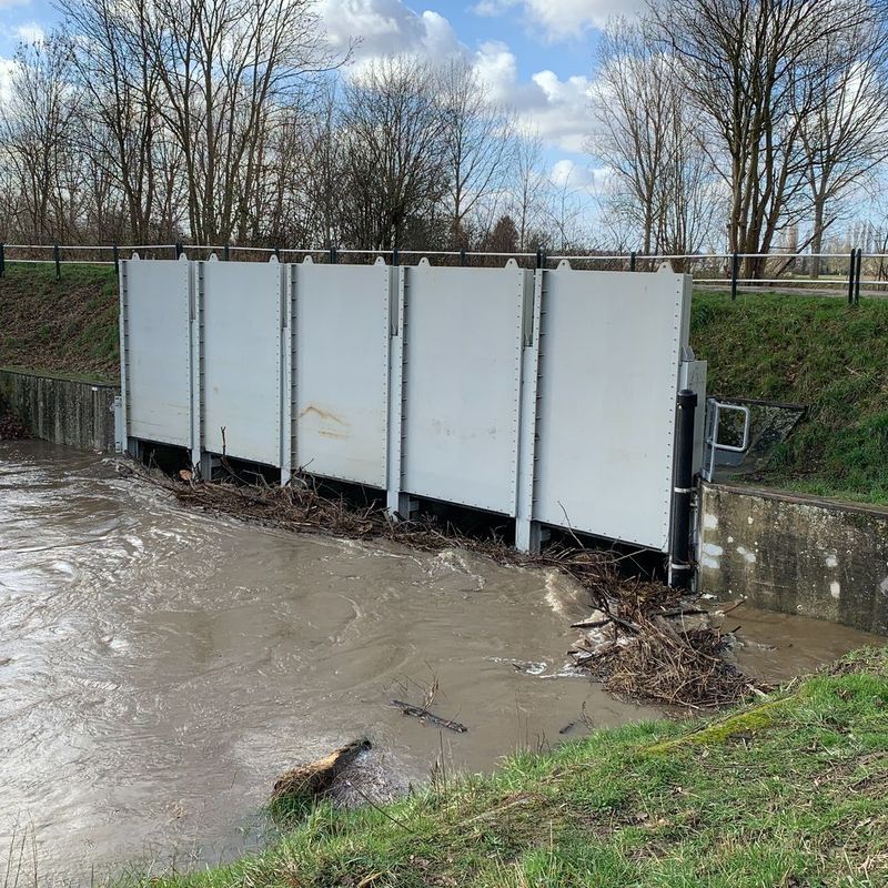Vuilgang in Geul bij Bunde moet overstroming voorkomen - L1 Nieuws