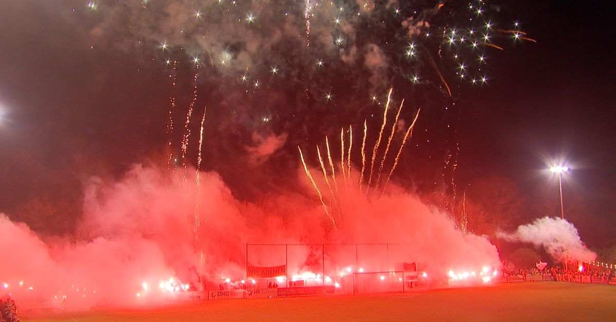 Bekijk de spectaculaire 'Slag om de vijver' tussen Terneuzense Boys en Terneuzen - Omroep Zeeland