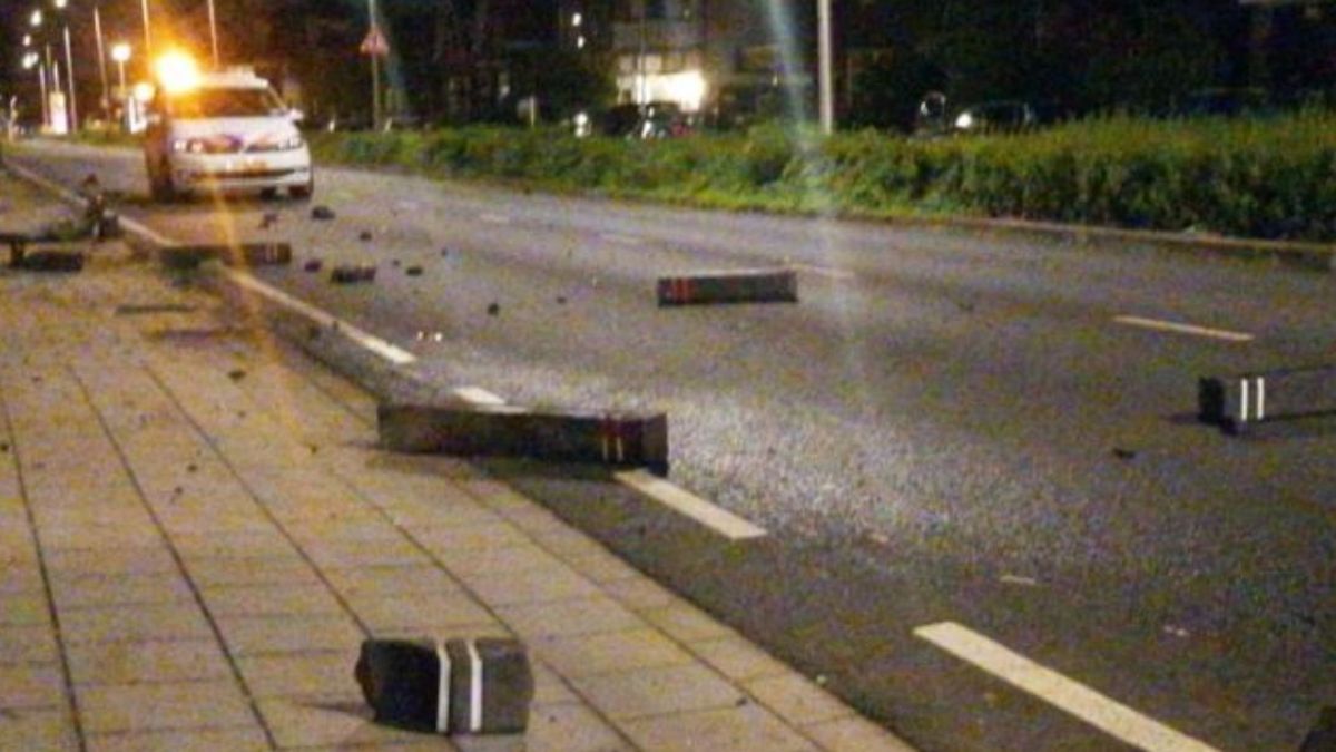 Automobilist rijdt 13 paaltjes uit grond en vlucht | Muntenhandel in Dordrecht overvallen ...