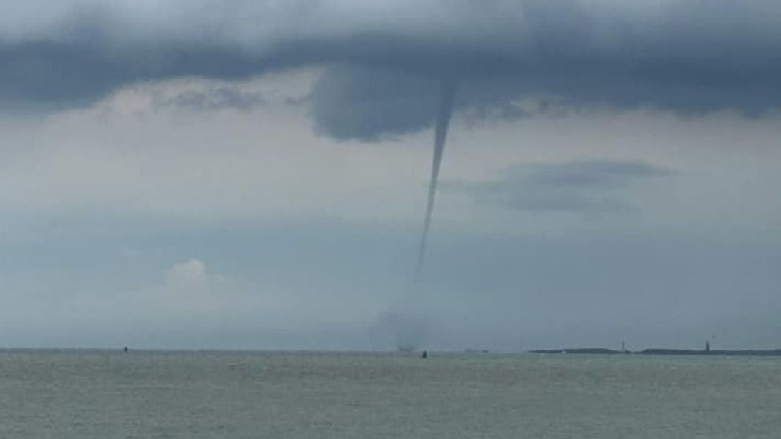 Waterhoos op verschillende plekken gespot: van Nieuwvliet tot ...