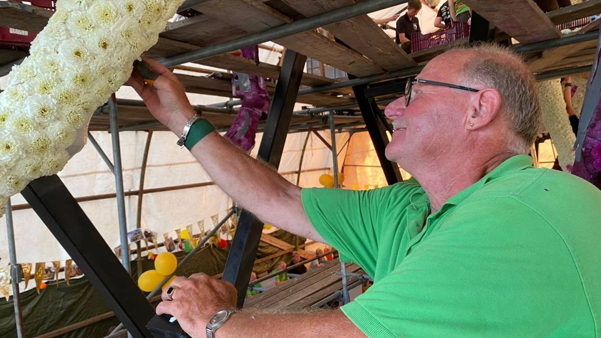 Jan Rook bouwt al 50 jaar aan de praalwagens van corso Sint ...