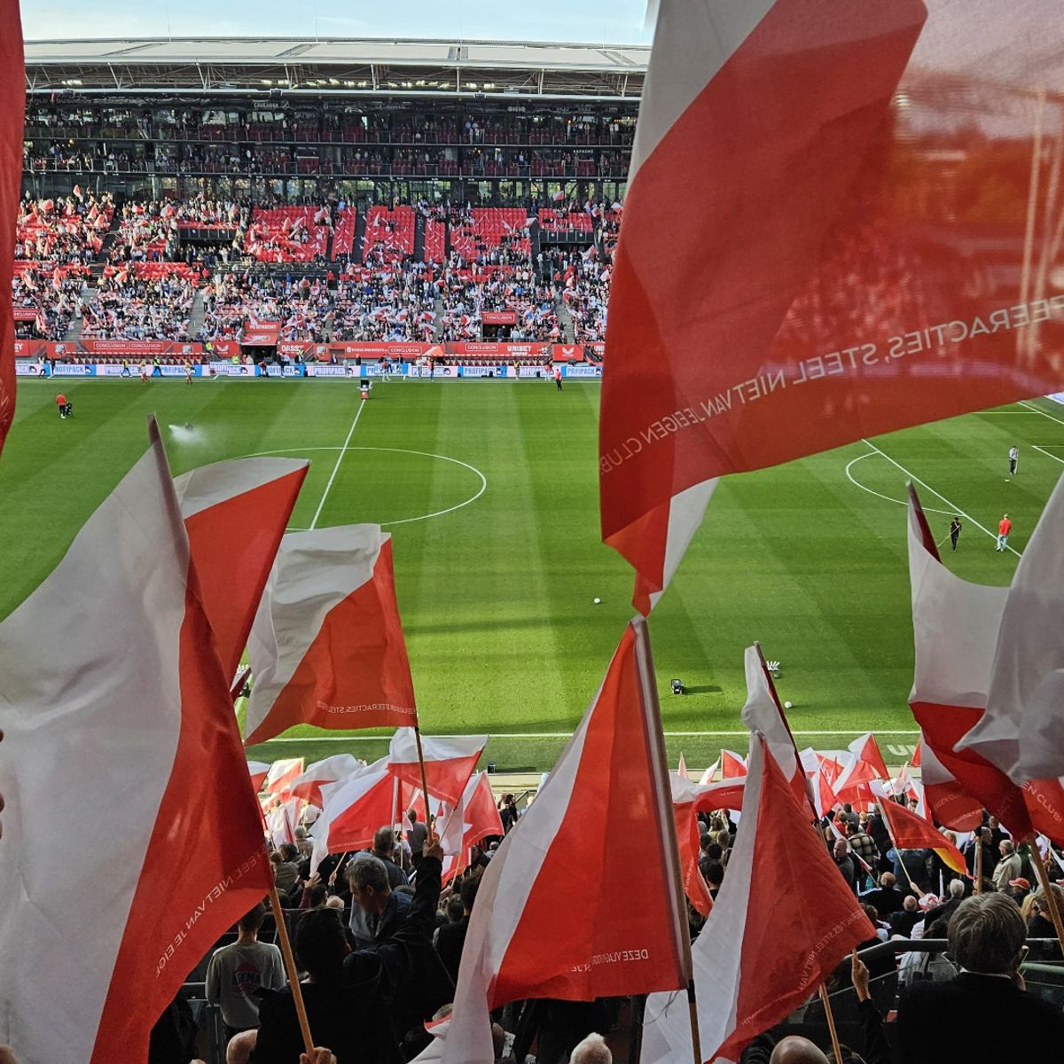 Veel interesse in seizoenkaarten FC Utrecht, club komt met wachtlijst ...