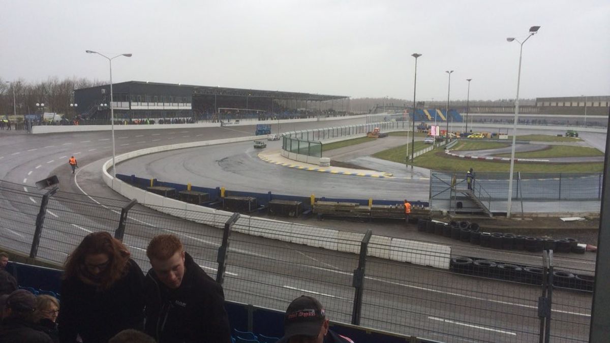 De opening van het raceseizoen op het circuit van Venray - L1