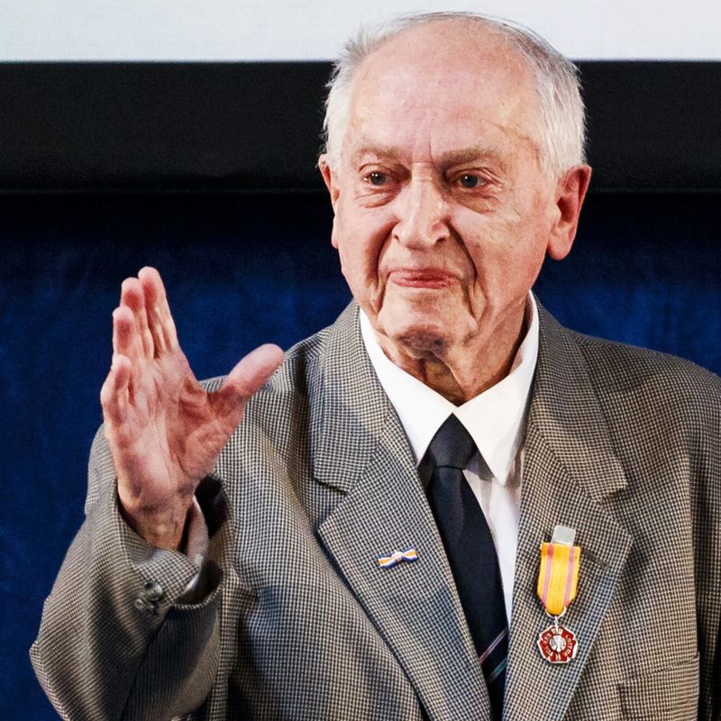 Friese nazi-jager Jack Kooistra (94) overleden - Omrop Fryslân