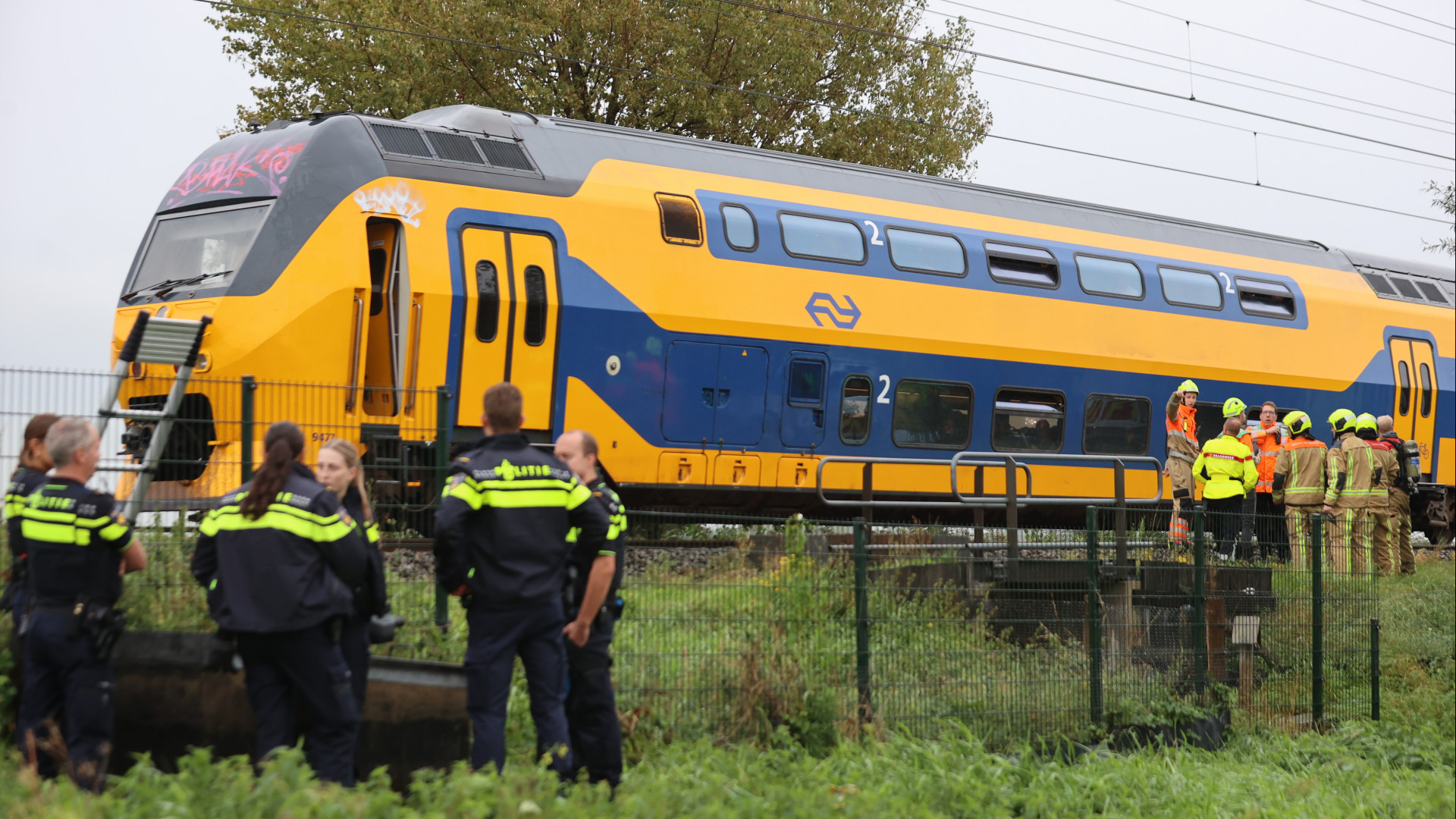 Trein staat stil in polder door kortsluiting, passagiers worden ...