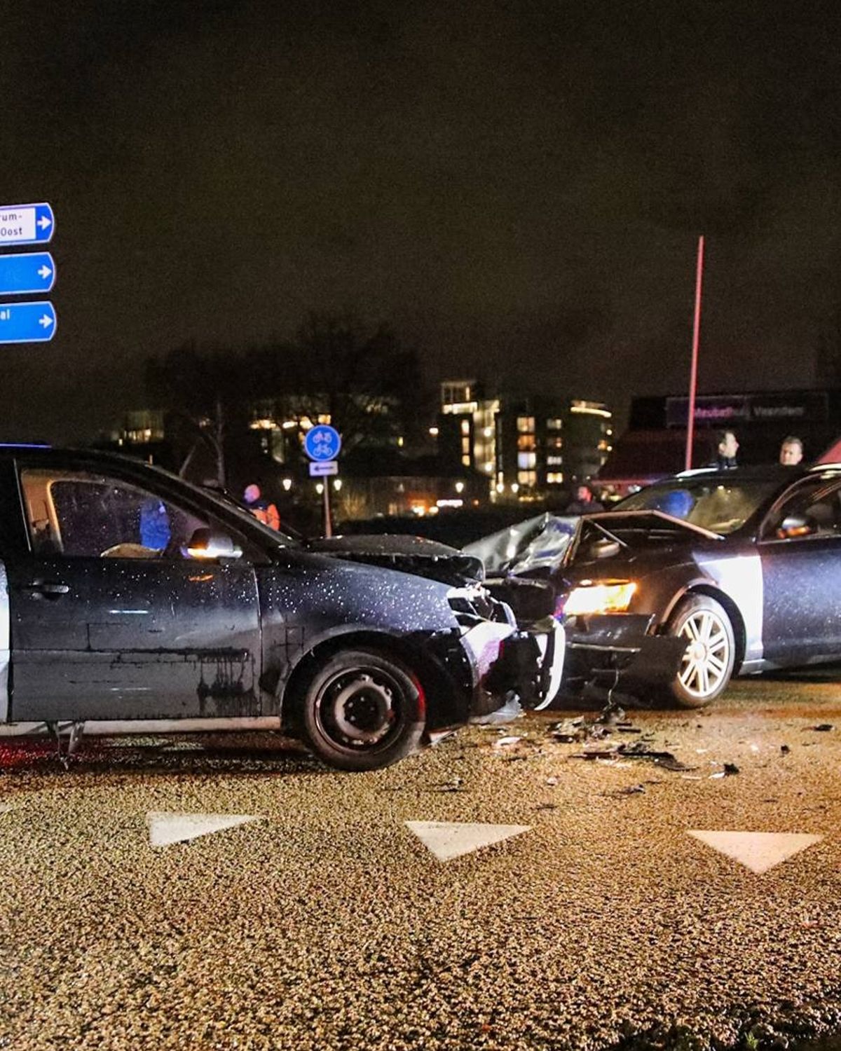 112-nieuws zaterdag 21 december: Frontale botsing in Veendam ...