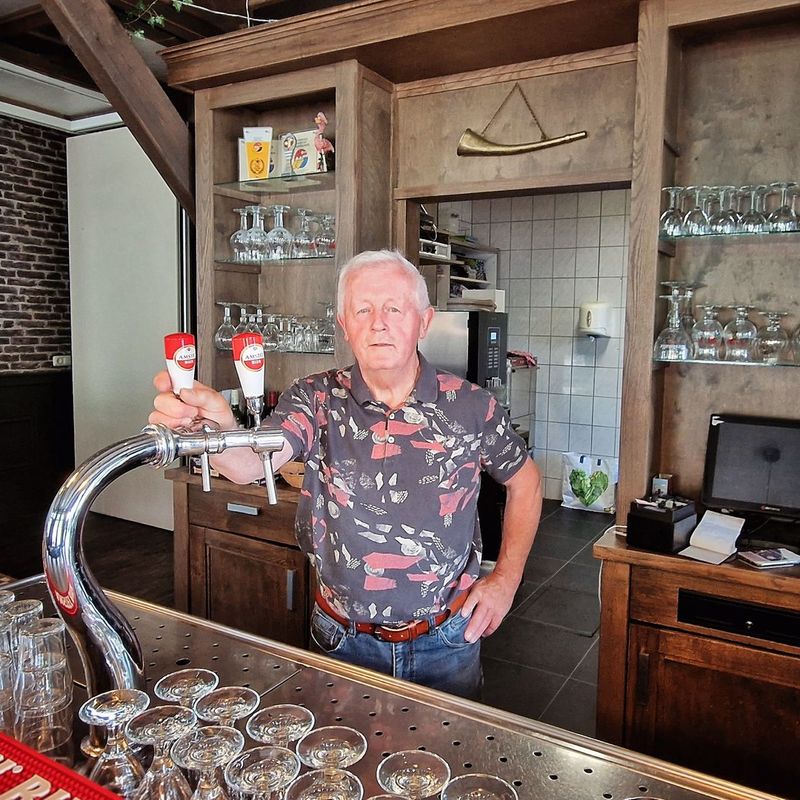Luuc Meppelink (68) keert wéér terug als dorpskroegeigenaar in ...