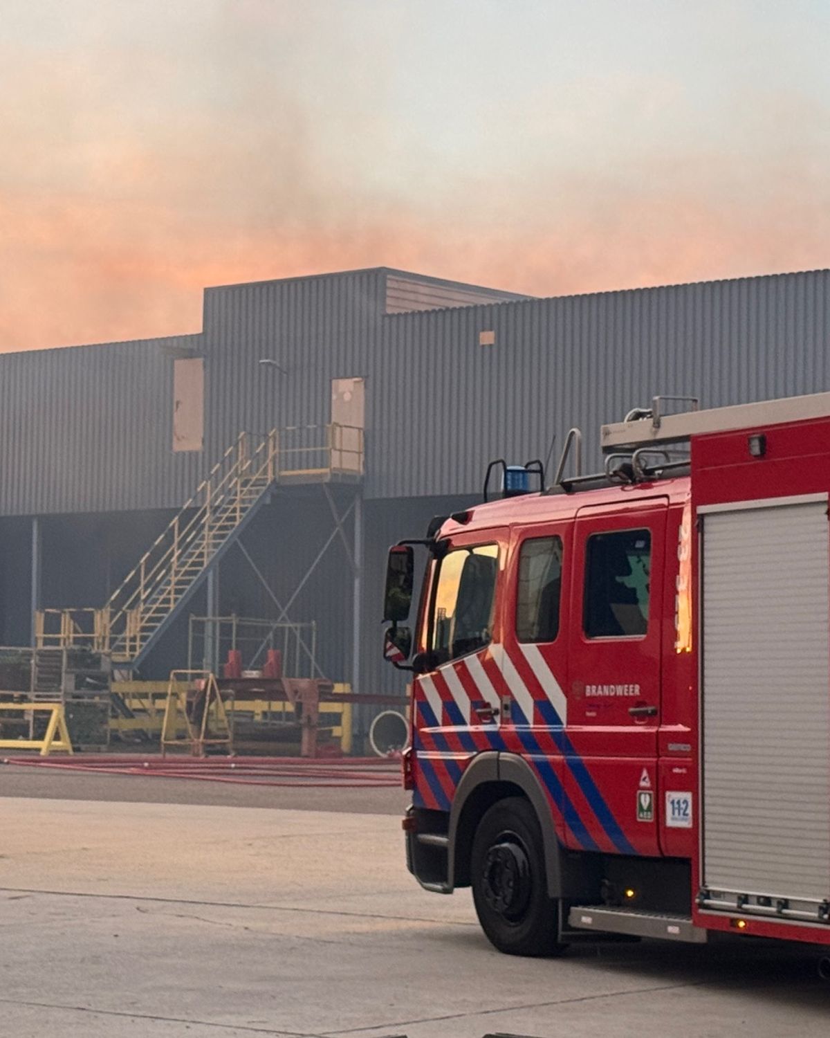 Brand in opslagloods bij Rockwool in Roermond geblust - L1 Nieuws
