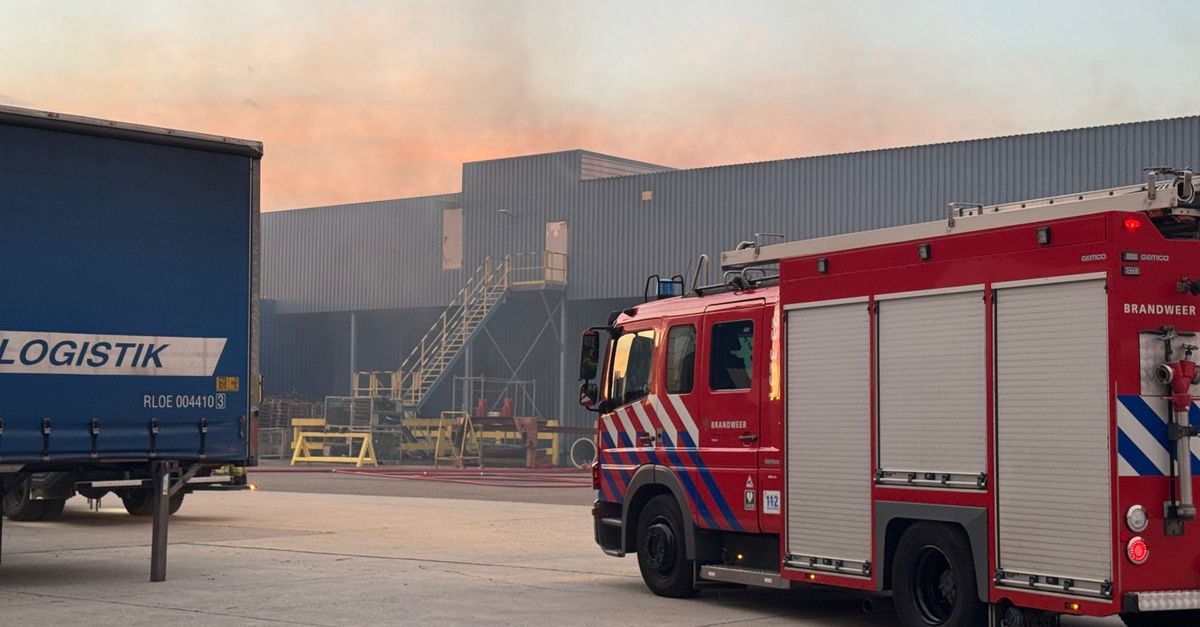 Brand in opslagloods bij Rockwool in Roermond geblust - L1 Nieuws
