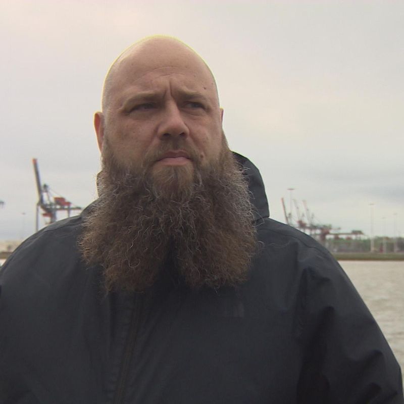 Moses Roffa relativeert corona-ophef: 'Rutte is gewoon een pannenkoek ...