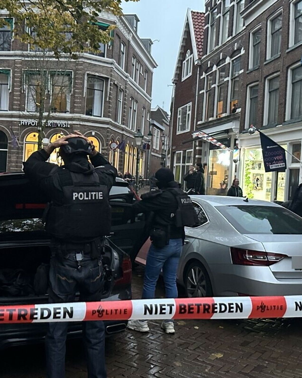 Politie ingezet voor persoon met verward gedrag, Eewal in Leeuwarden ...