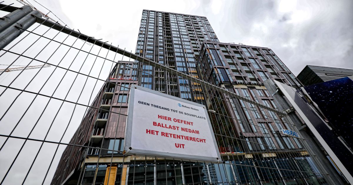 In verval geraakte Galaxy Tower na 2,5 jaar alsnog afgebouwd - RTV Utrecht