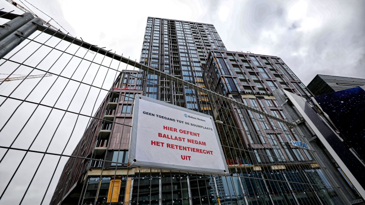 In verval geraakte Galaxy Tower na 2,5 jaar alsnog afgebouwd - RTV Utrecht
