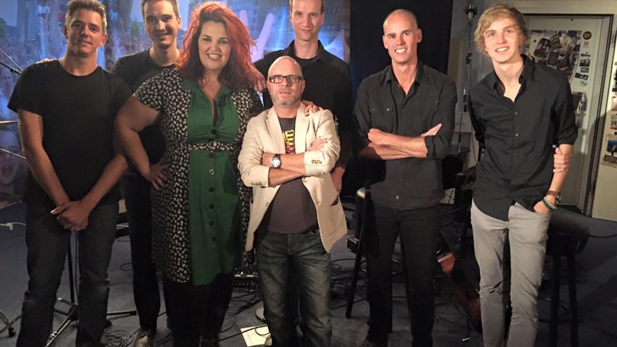 Lottie Mae Jones in Live uit Lloyd - Rijnmond