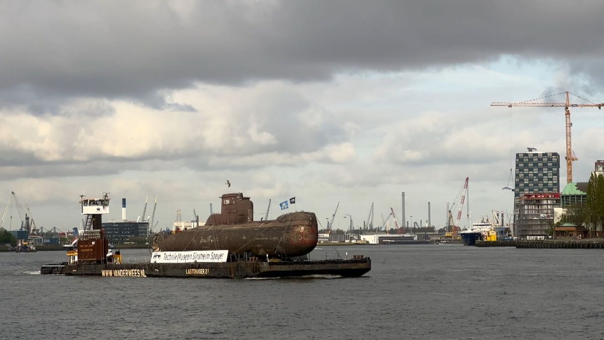 Waarom er een Duitse U-boot uit 1970 door Rotterdam vaart - Rijnmond