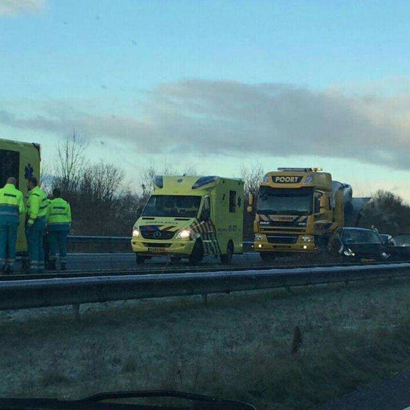 Twee kettingbotsingen zorgen voor files op A7 - RTV Noord