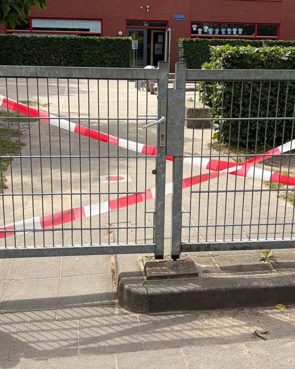 Barneveldse scholen tot het weekend dicht na brand: 'Door het oog van ...