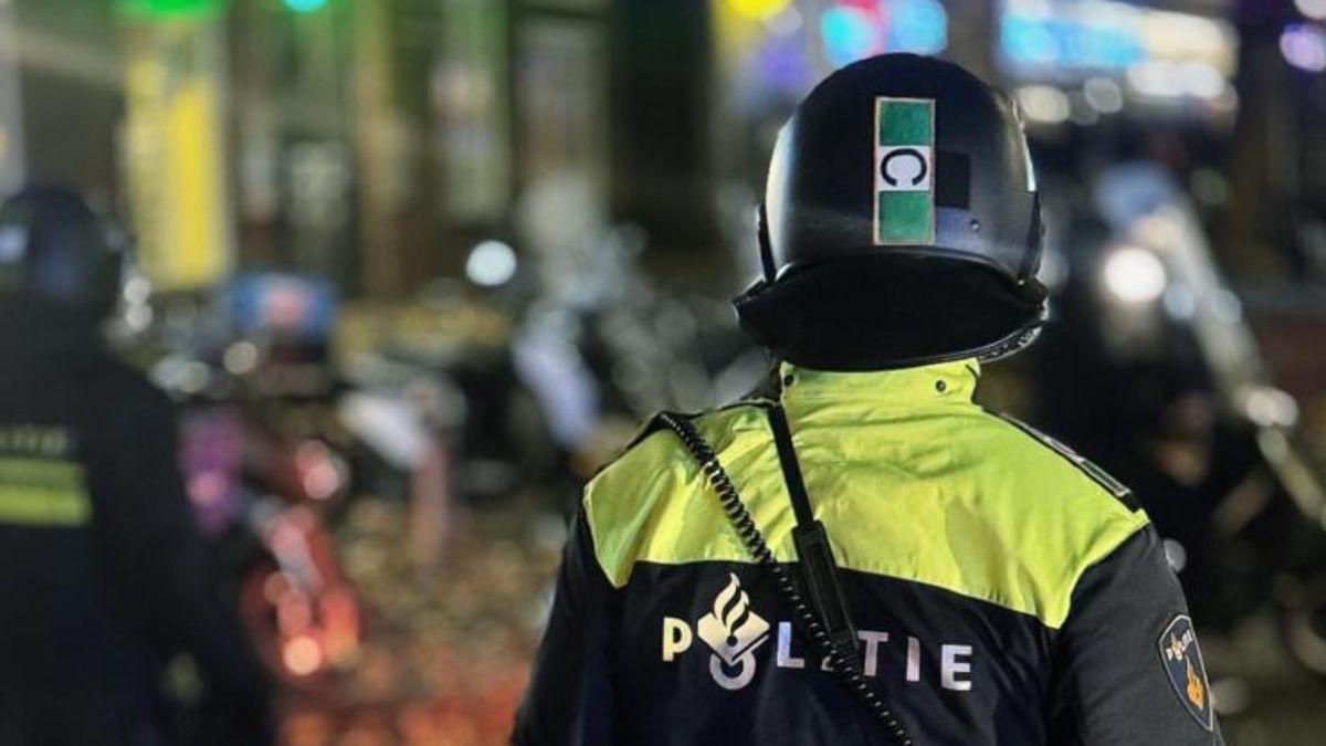 Rotterdamse politie schiet te hulp bij rellen - Rijnmond