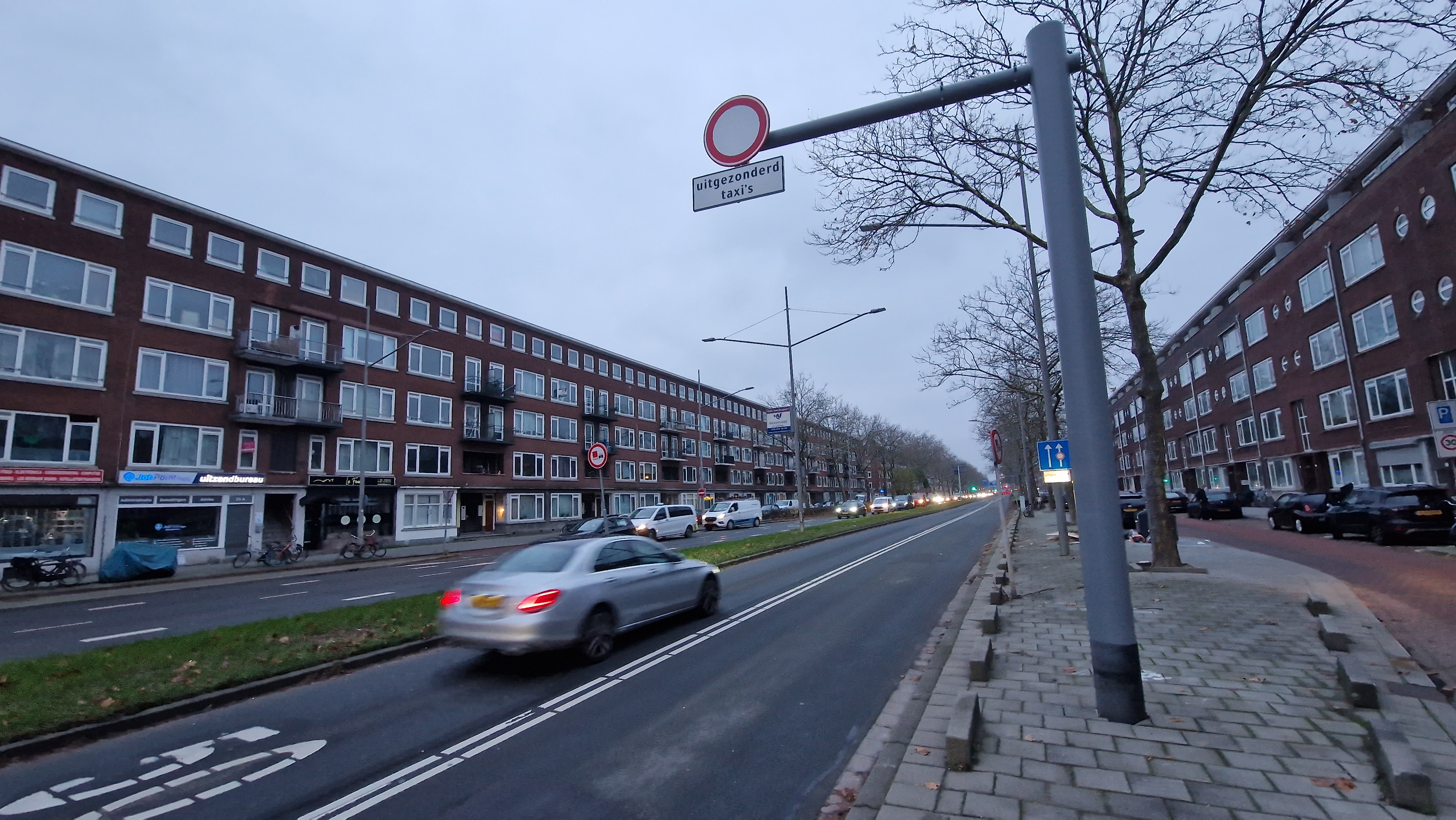 Let op: vanaf vandaag verkeersboetes voor rijden over gesloten ...