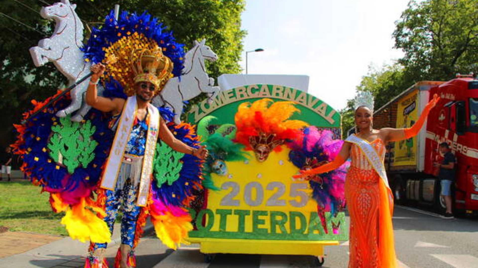 Liveblog: Kleur, glitter en gezelligheid in het centrum van Rotterdam ...