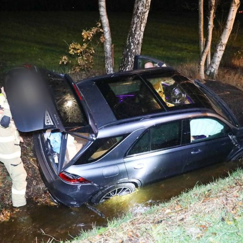 Meerdere ongelukken door hagelbuien en gladheid - Omroep Gelderland