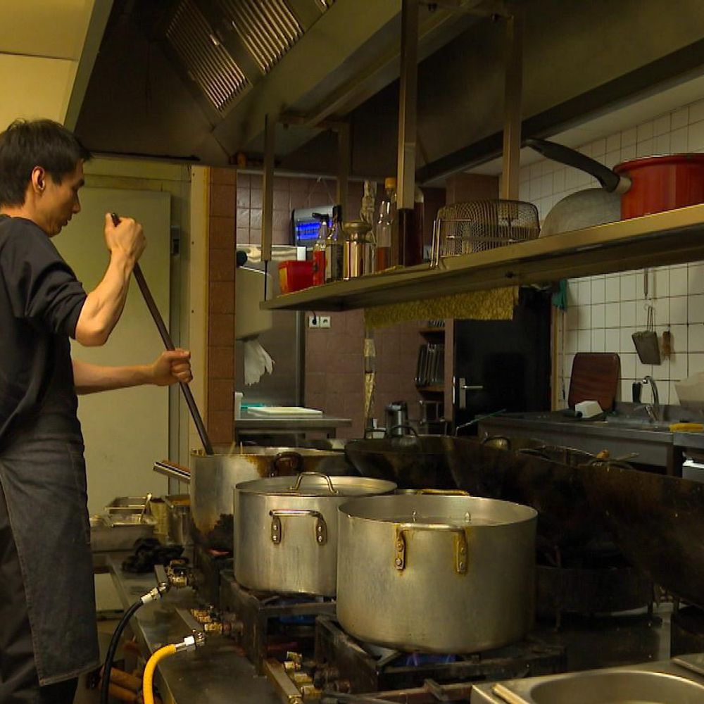 Geen kok, geen wok: 'Ik ben wel bang voor McNoodles uit de magnetron ...