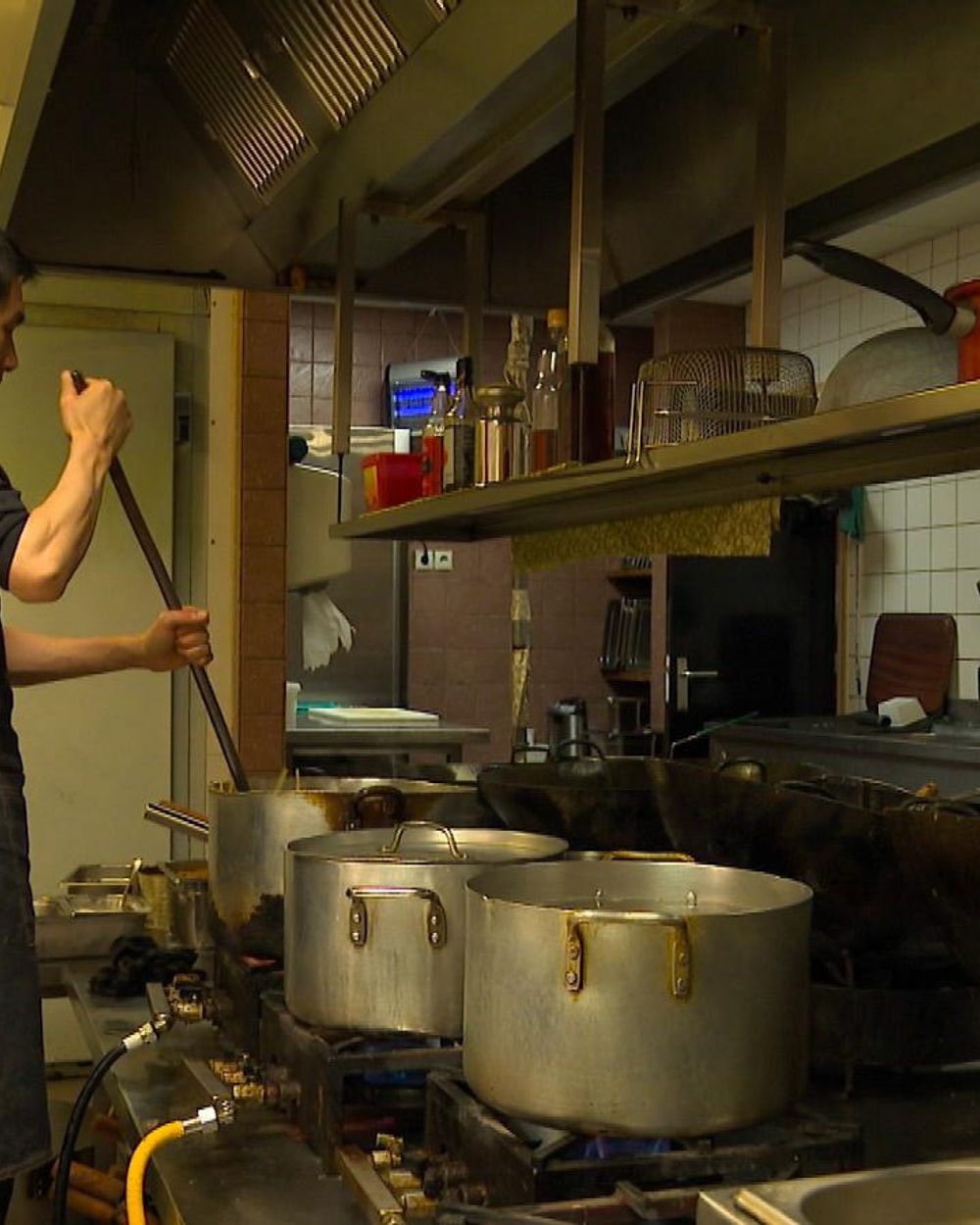 Geen kok, geen wok: 'Ik ben wel bang voor McNoodles uit de magnetron ...