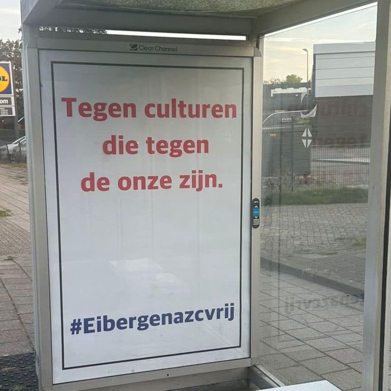 Reclamebureau haalt anti-azc-posters weg: 'Vooraf niet kunnen ...