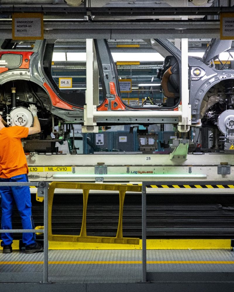 Twee miljoen voor hulp vinden nieuwe baan voor ontslagen VDL-medewerkers - L1 Nieuws