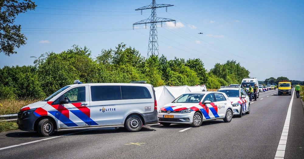 Twee doden bij ongeval A73, weg weer vrij - Omroep Gelderland