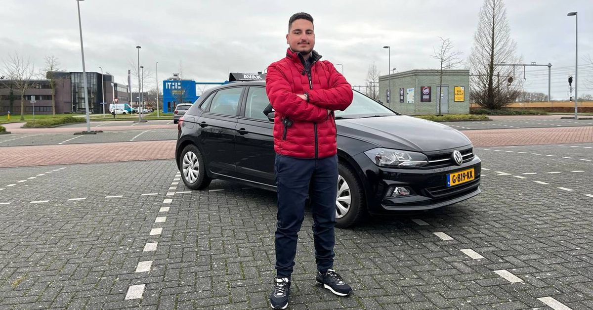 Hakob (19) is de jongste rij-instructeur van Drenthe: 'In het begin ...